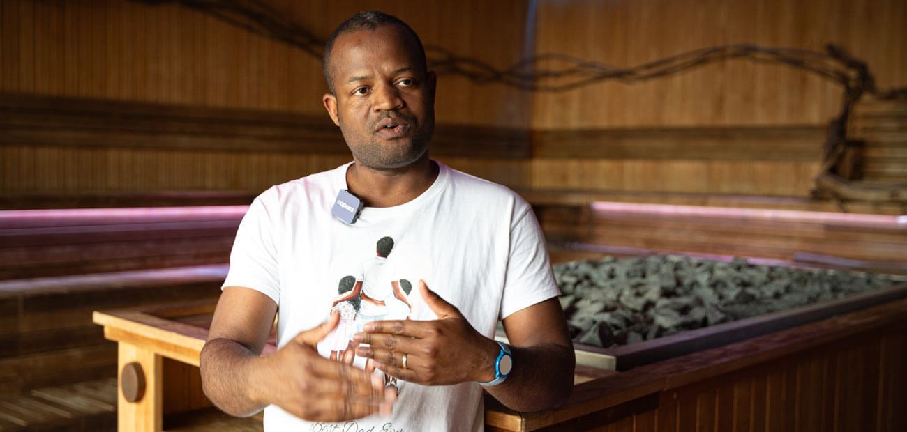 The work of a sauna master revolves around people, herbs and aromas